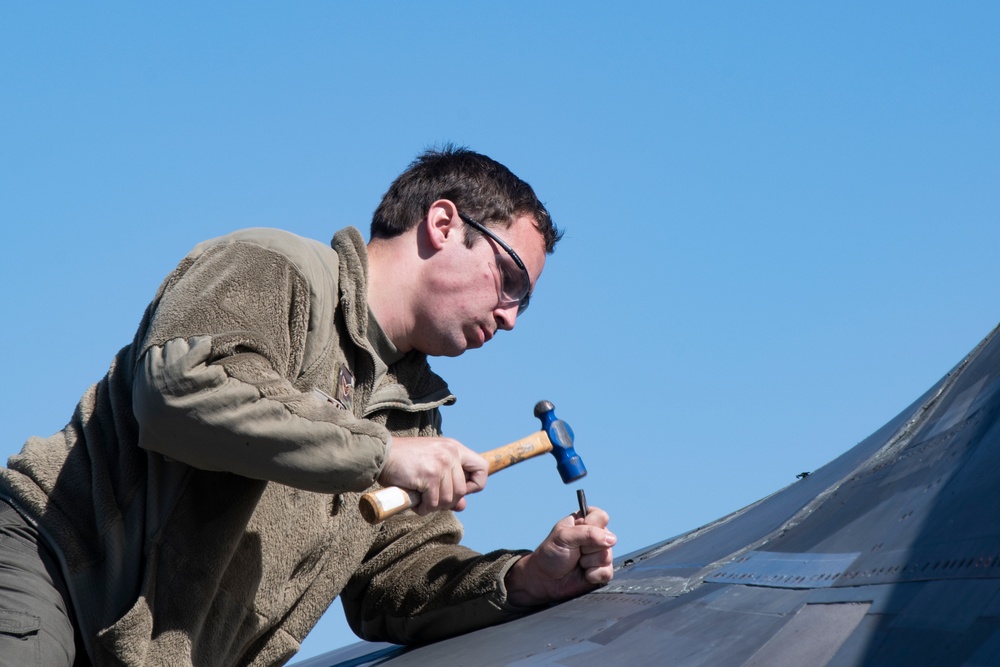 DVIDS - Images - VA ANG performs maintenance during Sentry Savannah ...