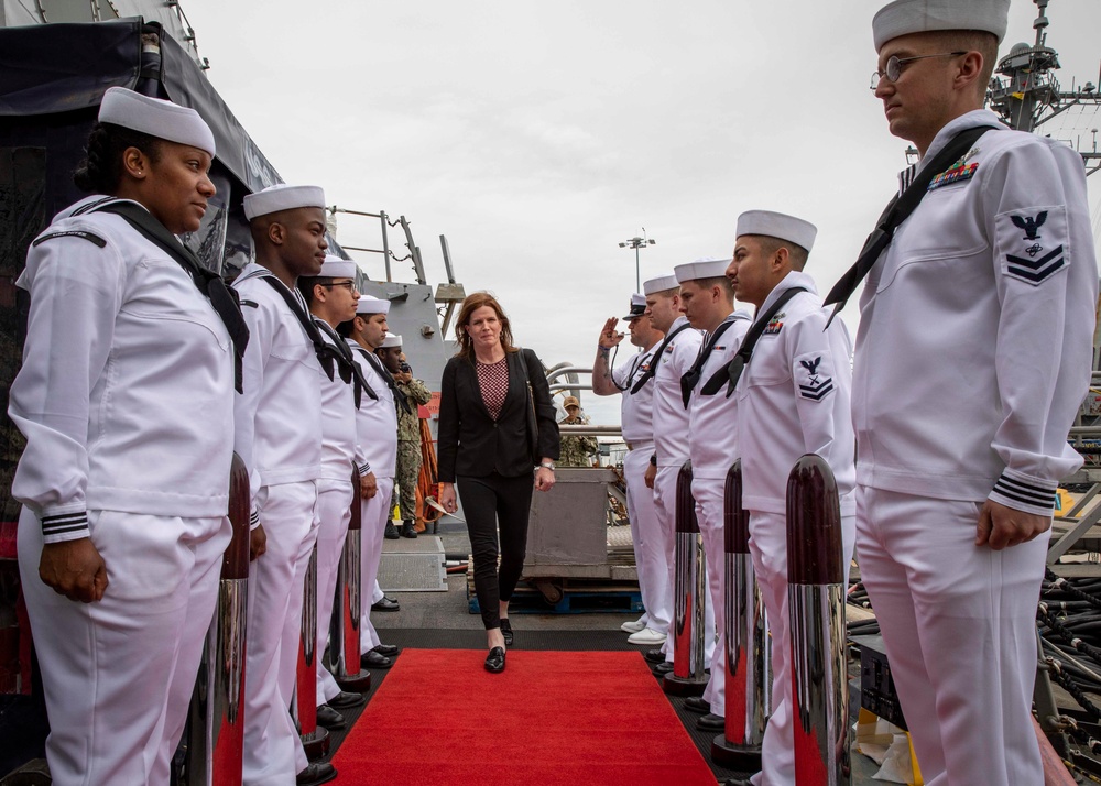 DVIDS - Images - Assistant Secretary of Defense Visits USS Nitze (DDG ...