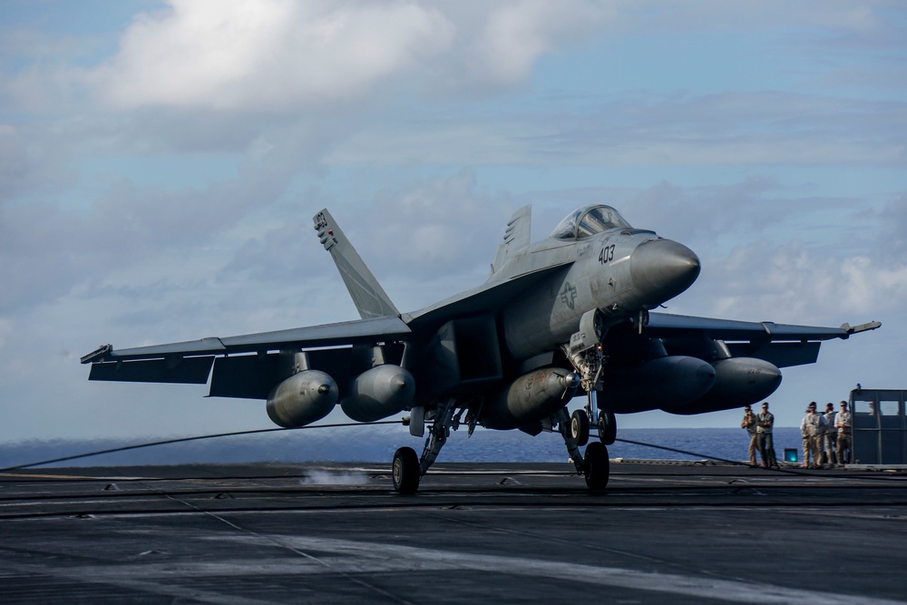 DVIDS - Images - Abraham Lincoln conducts flight operations [Image 5 of 22]