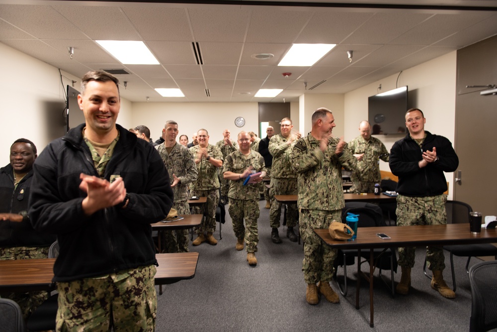 DVIDS - Images - TRFB Sailor Receives Award [Image 3 of 4]