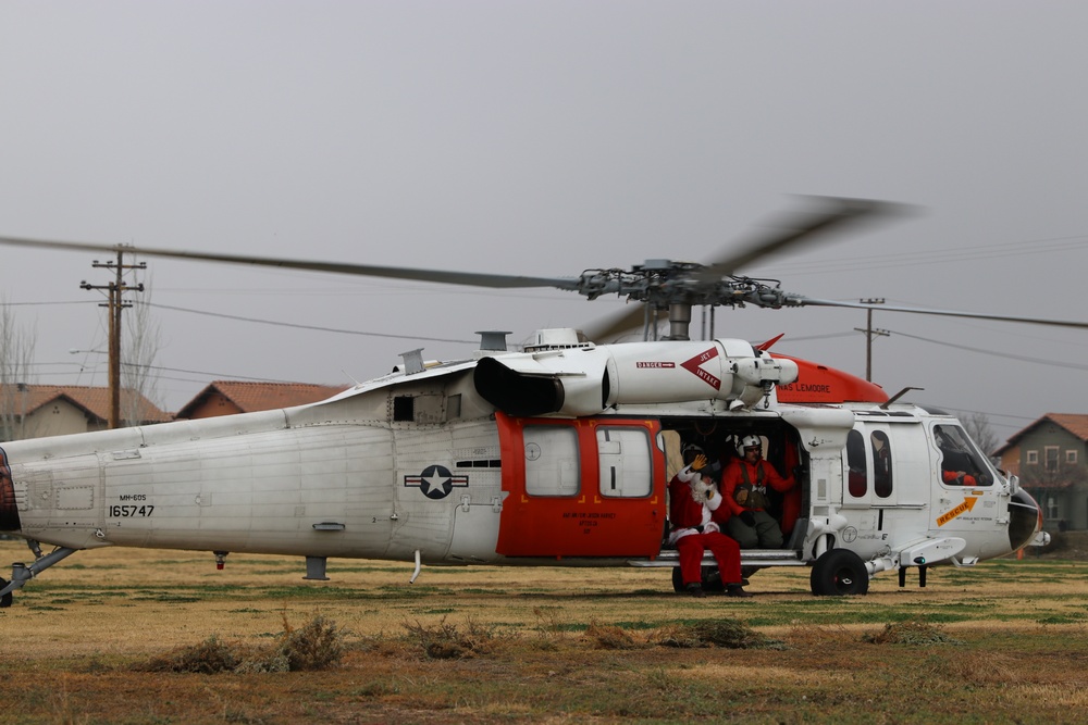 DVIDS - Images - Santa visits local elementary schools at NAS Lemoore ...