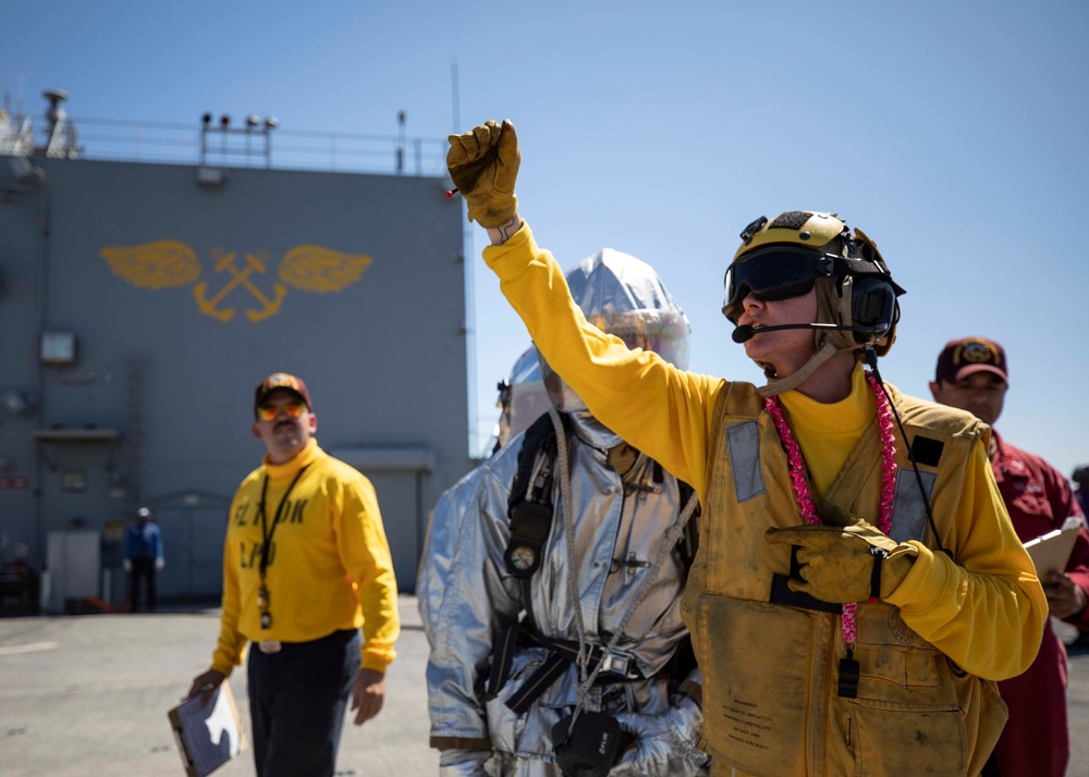DVIDS - Images - USS Hershel "Woody" Williams (ESB 4) Conducts Mobility ...