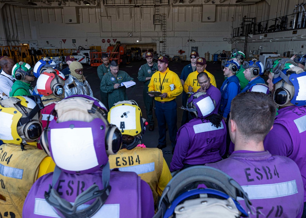DVIDS - Images - USS Hershel "Woody" Williams (ESB 4) Conducts Mobility ...