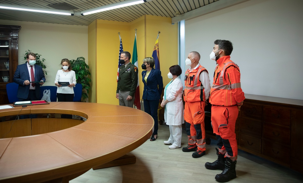 DVIDS - News - Commanding general recognizes local hospital care team ...