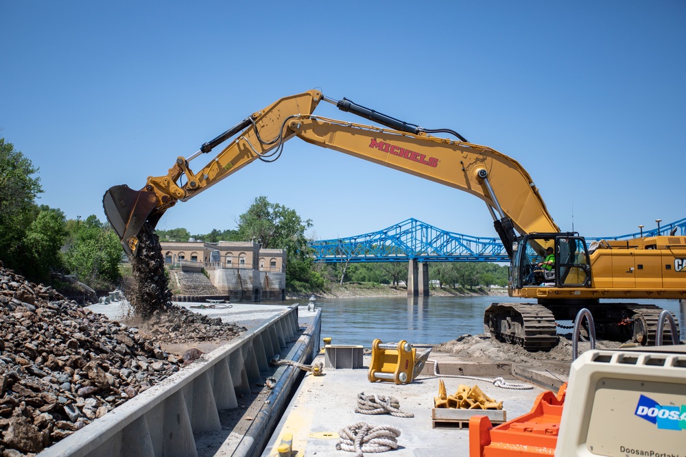 DVIDS - Images - USACE Omaha District's Florence Bedrock Removal ...