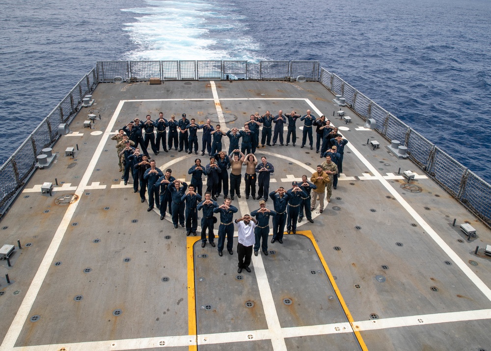 DVIDS - Images - 220508-N-NR343-1019 [Image 2 of 3]