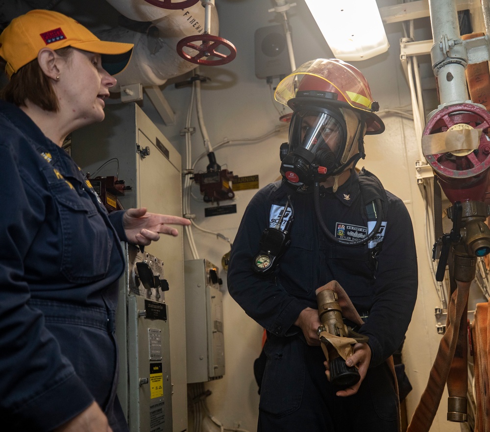 DVIDS - Images - Sailors Conduct Damage Control Drill Aboard USS Dewey ...