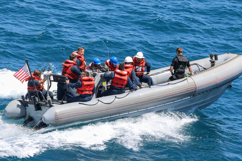 DVIDS - Images - USS Hershel "Woody" Williams (ESB 4) Conducts Small ...