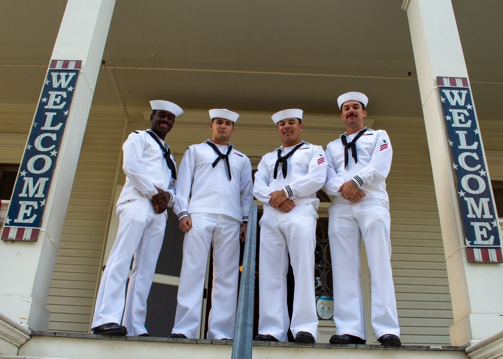 DVIDS - Images - The Navy Band Southwest preforms outside of the ...