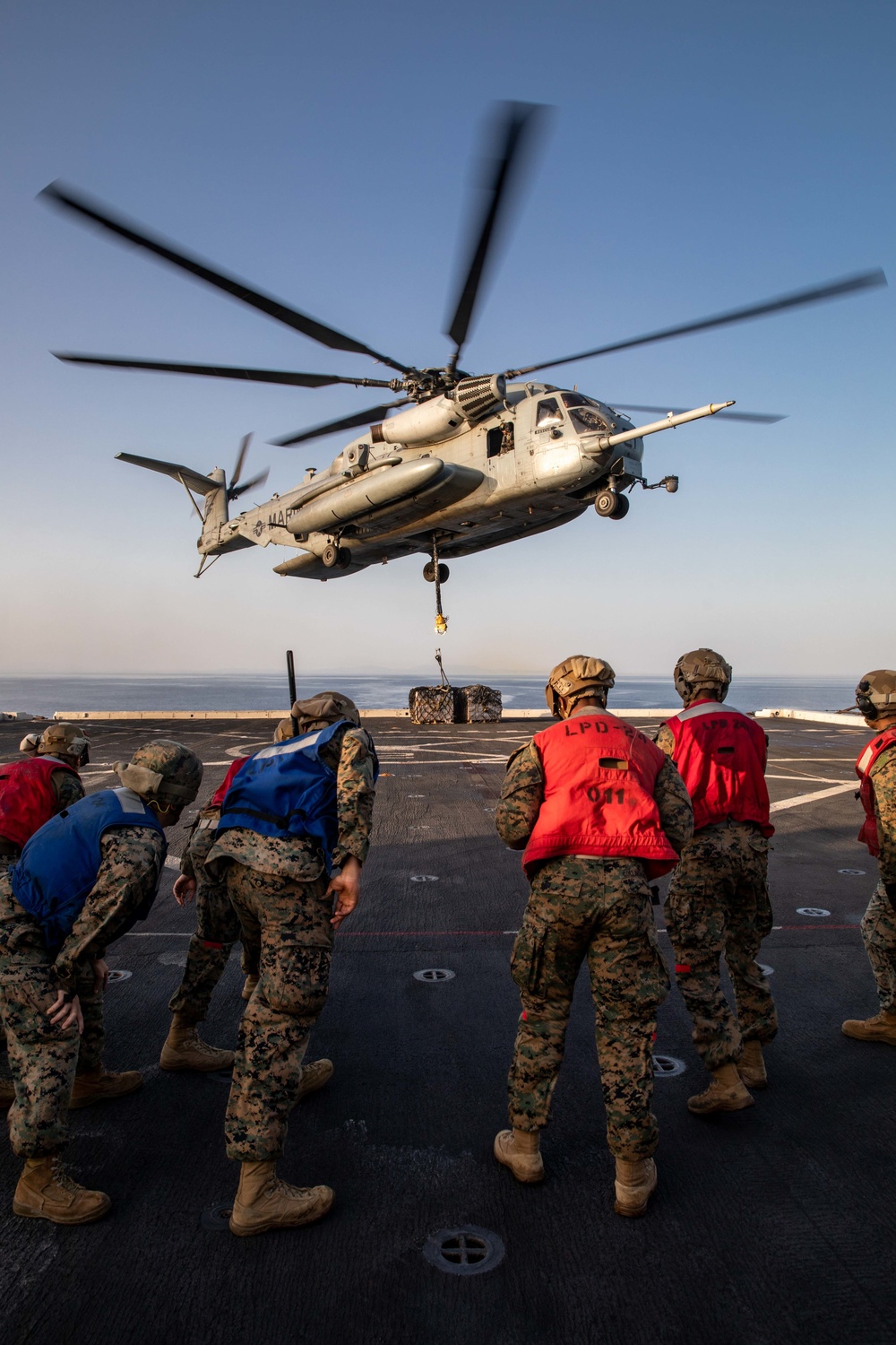 DVIDS - Images - Helicopter support team training aboard USS Arlington ...