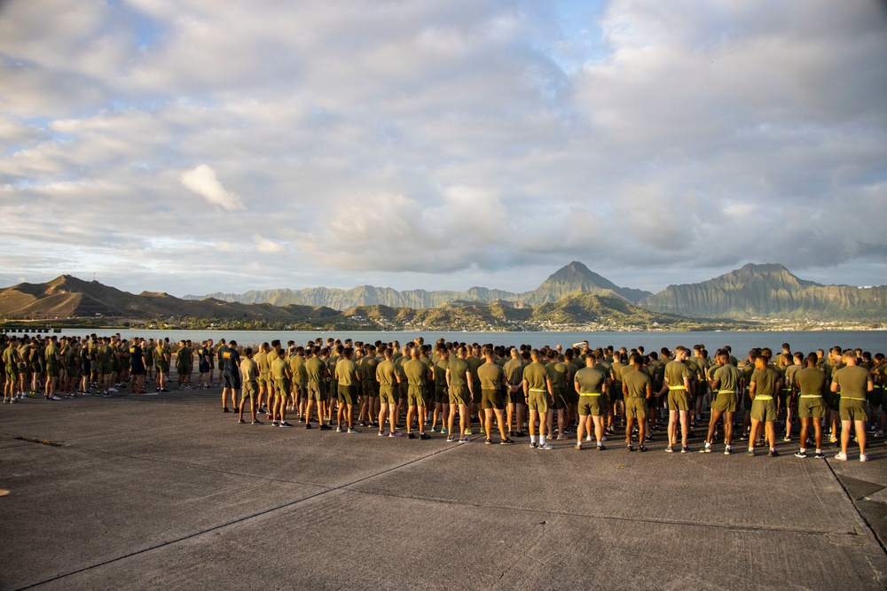 DVIDS - Images - MAG-24 Commanding Officer's Flight Line Run [Image 1 of 9]