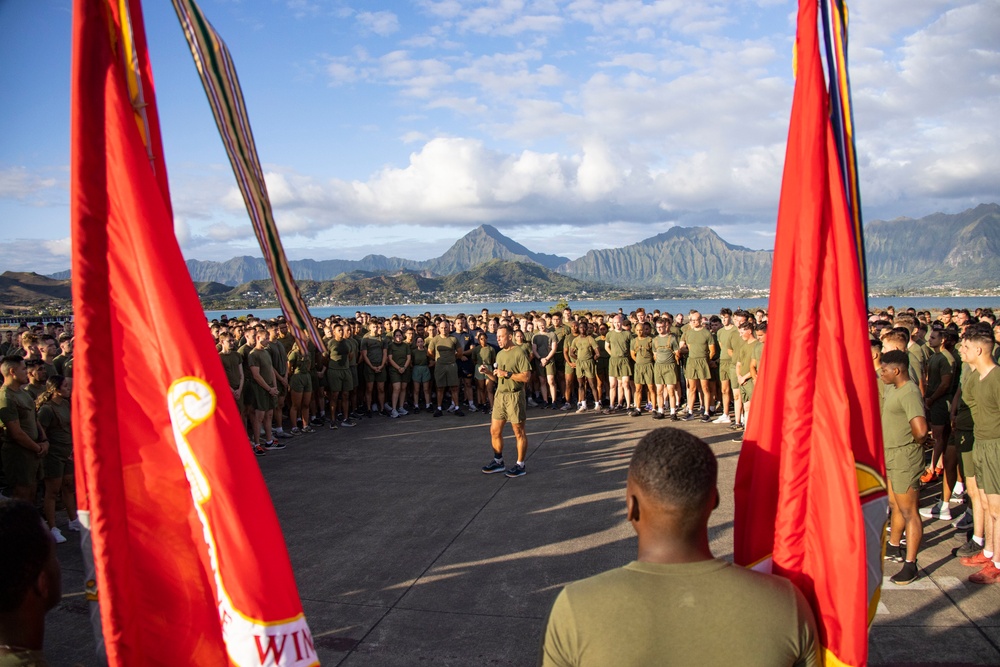 DVIDS - Images - MAG-24 Commanding Officer's Flight Line Run [Image 7 of 9]