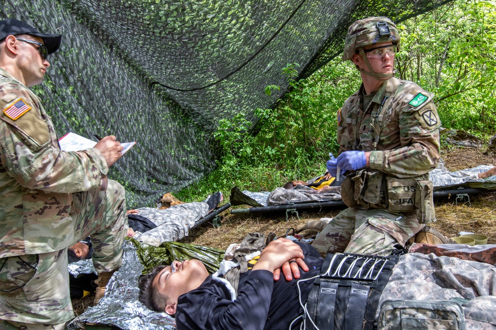 DVIDS - Images - Soldiers compete for prestigious badge [Image 7 of 12]