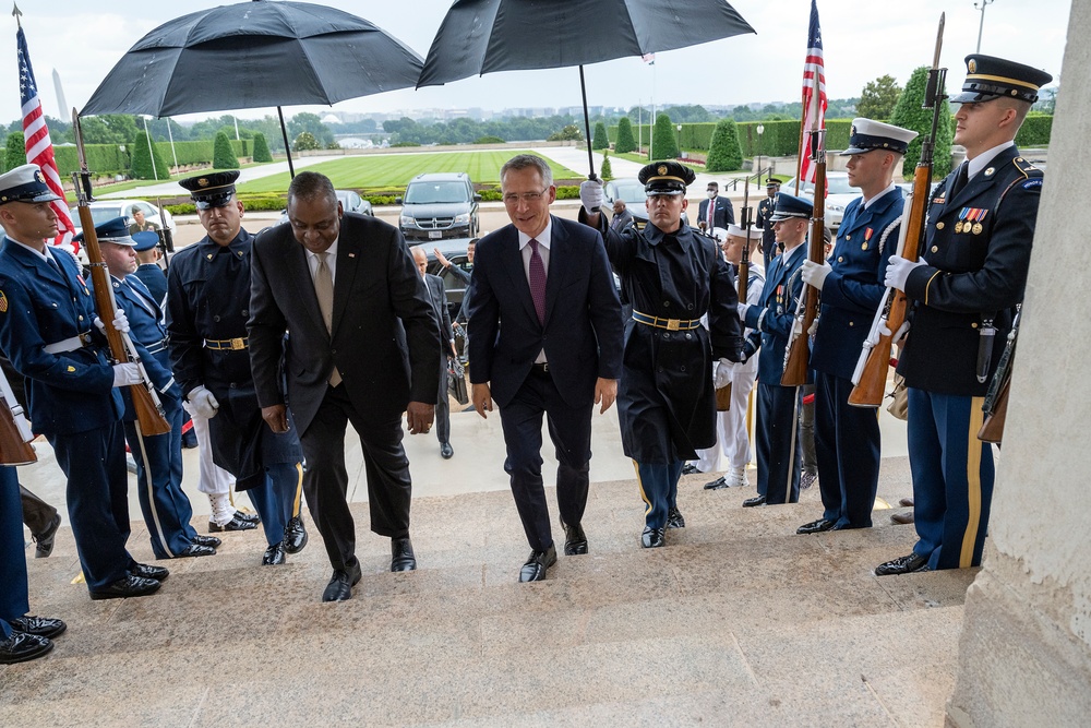 DVIDS - Images - Secretary Austin Hosts NATO Secretary General at Pentagon [Image 3 of 20]
