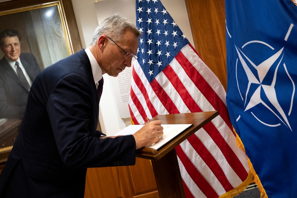 DVIDS - Images - Secretary Austin Hosts NATO Secretary General at Pentagon [Image 4 of 20]