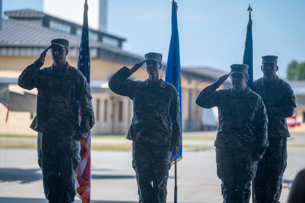 DVIDS - Images - 4th MXG changes command [Image 1 of 5]