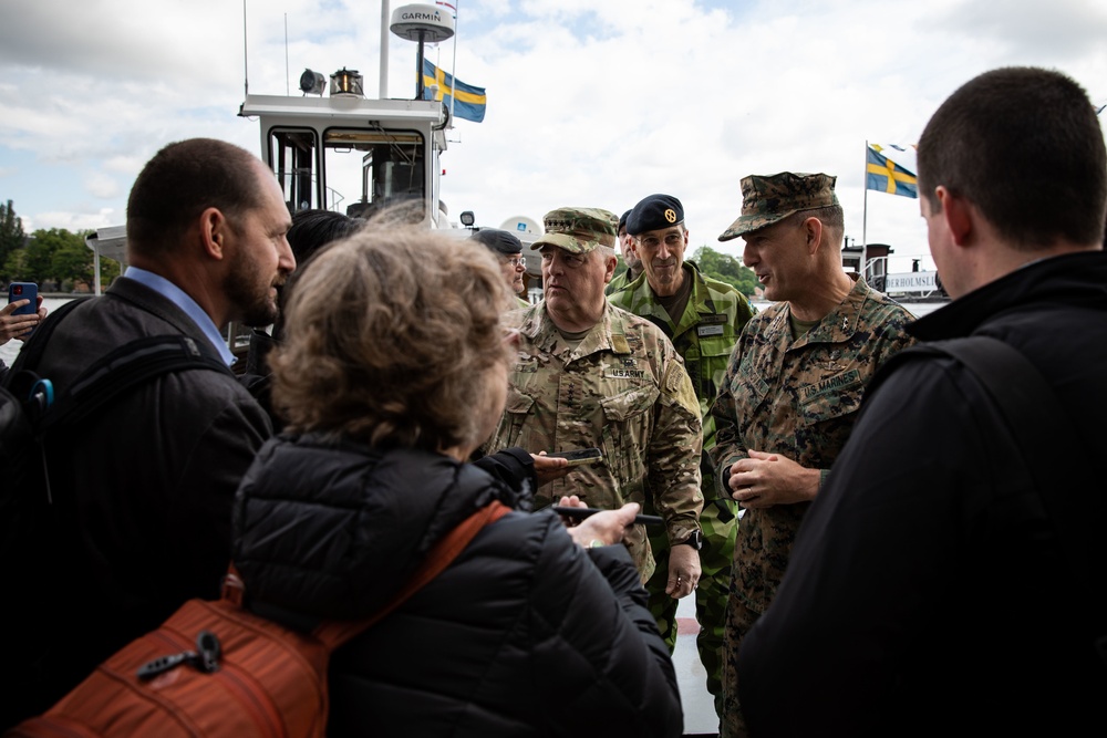 DVIDS - Images - Kearsarge ARG Key Leader Engagement [Image 2 of 8]