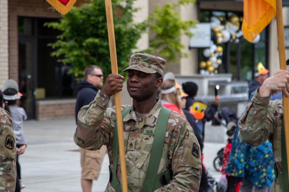 DVIDS - Images - Bellators Support Duck Daze Festivities [Image 3 of 5]