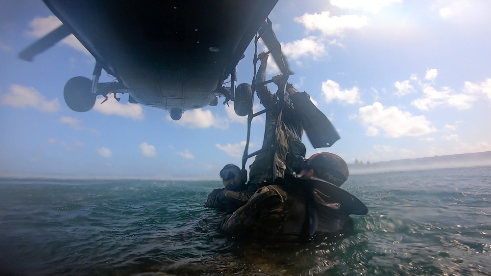 DVIDS - Images - Special Forces Operators helocast into Gulf of Mexico ...
