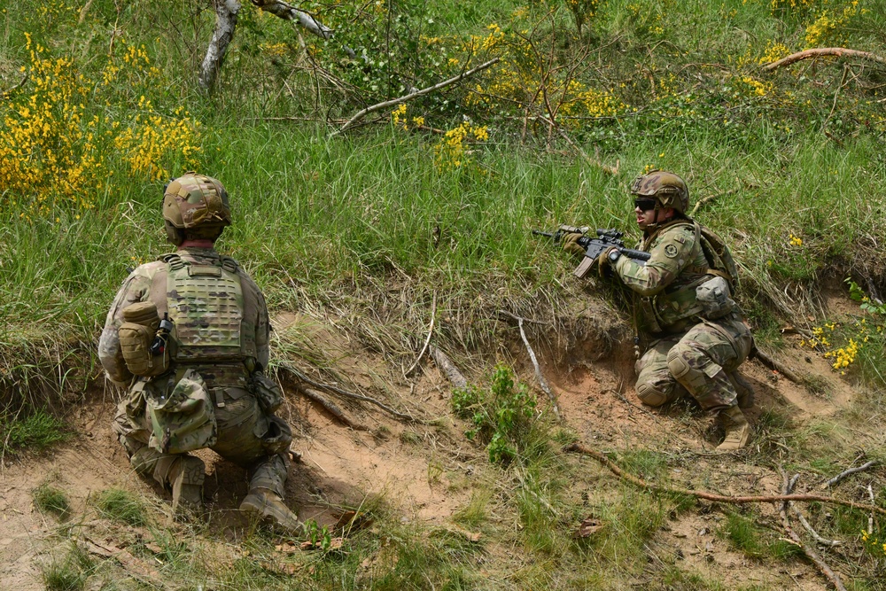 DVIDS - Images - 3/2CR Platoon Live Fire Exercise [Image 3 of 7]
