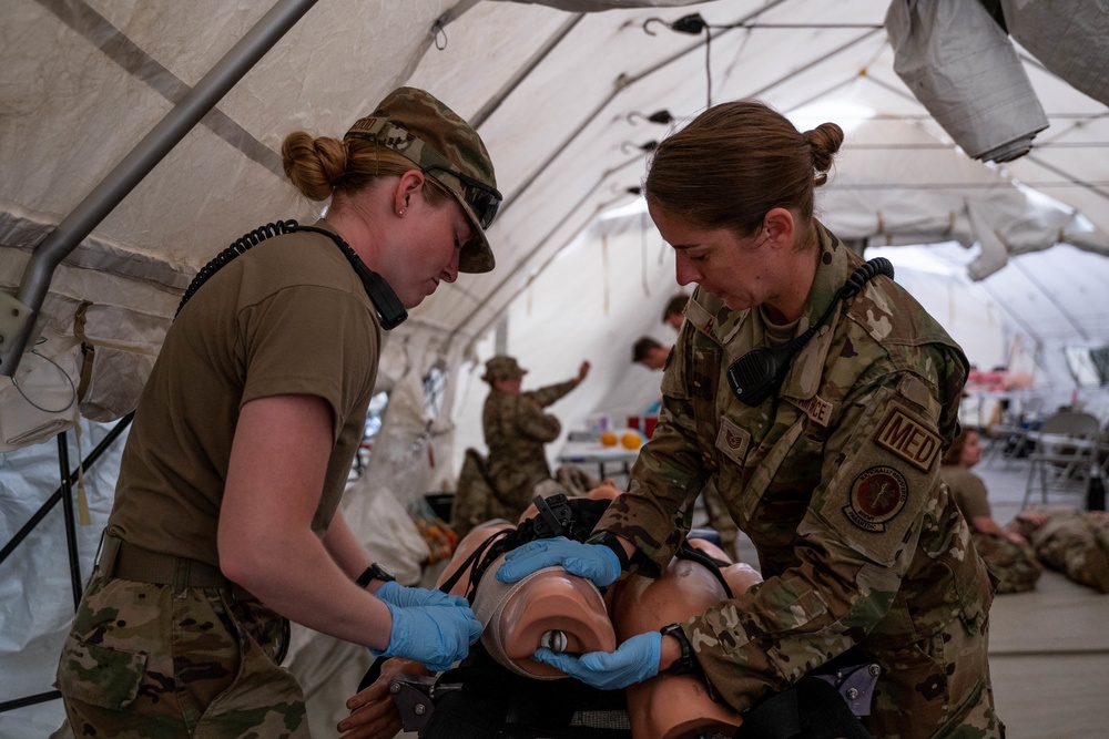 DVIDS - Images - Airmen complete trauma training [Image 5 of 13]