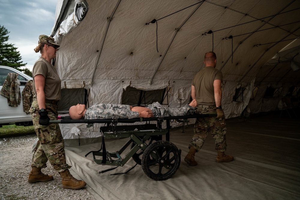 DVIDS - Images - Airmen complete trauma training [Image 11 of 13]