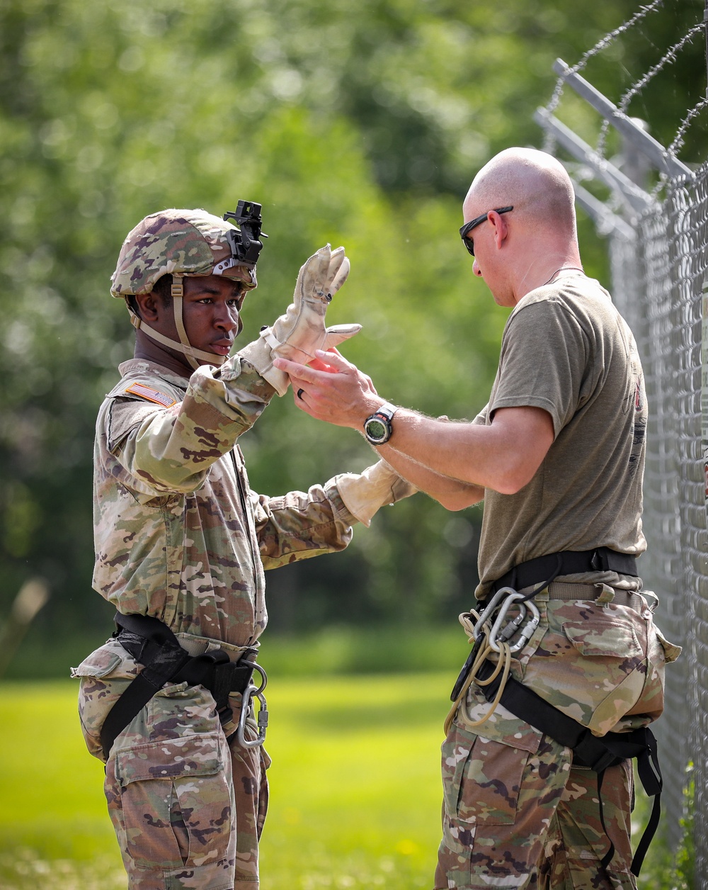 DVIDS - Images - Iowa cavalry scout prepares to rappel [Image 4 of 19]