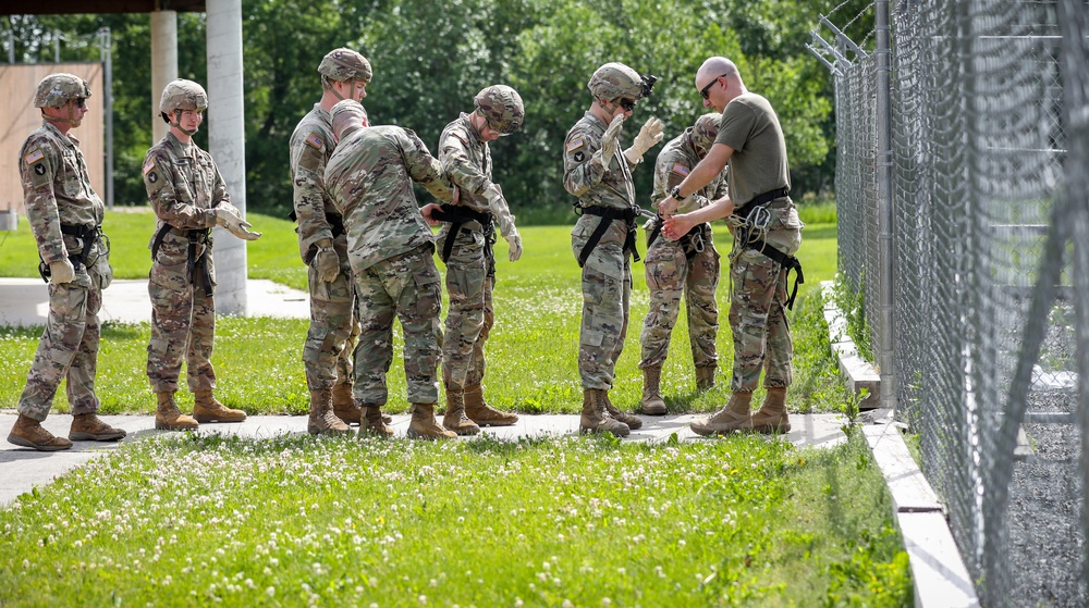 DVIDS - Images - Iowa cavalry scouts prepare to rappel [Image 6 of 19]