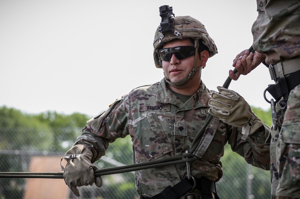 DVIDS - Images - Iowa cavalry scout prepares to rappel [Image 7 of 19]