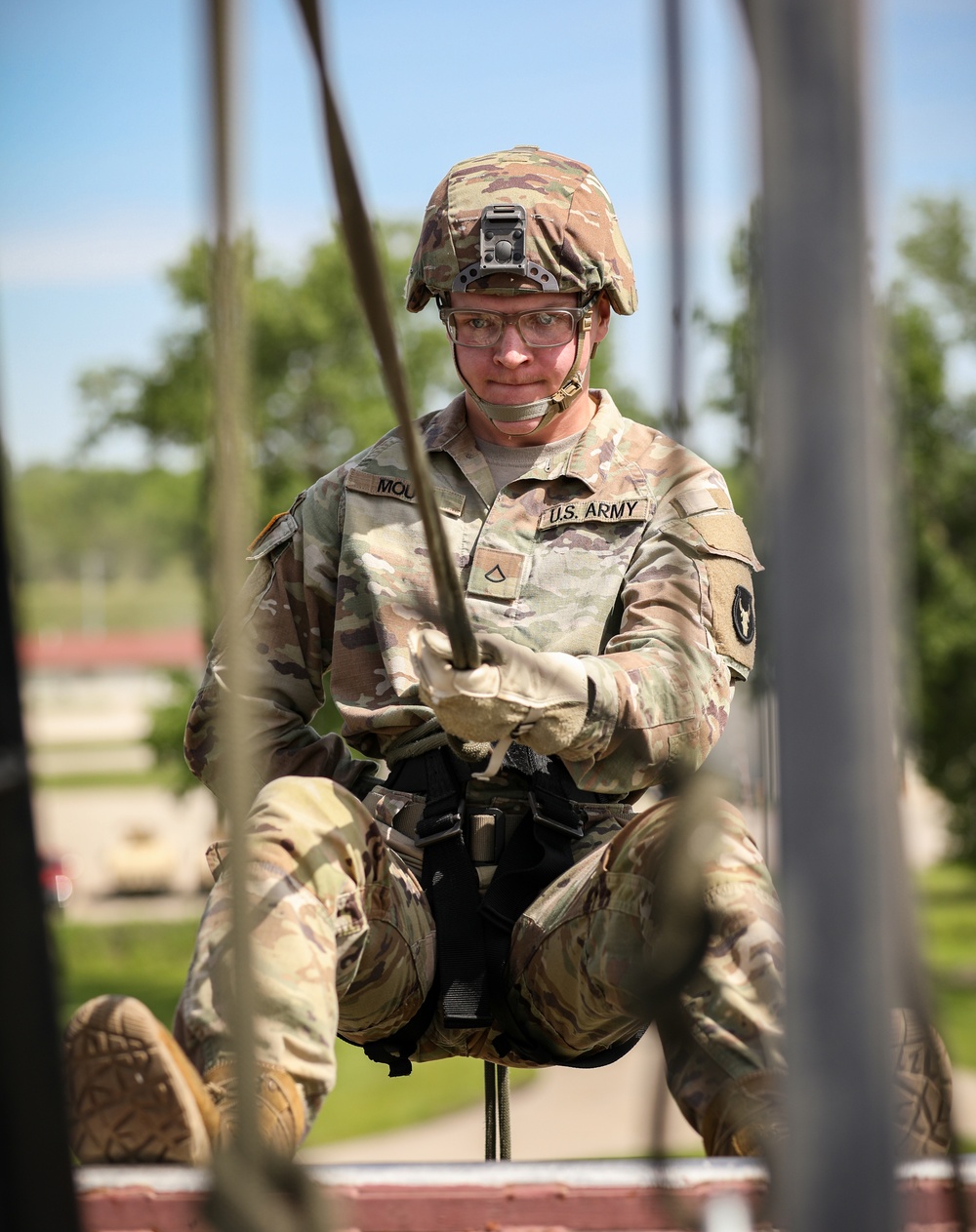 DVIDS - Images - Iowa cavalry scout prepares to rappel [Image 9 of 19]