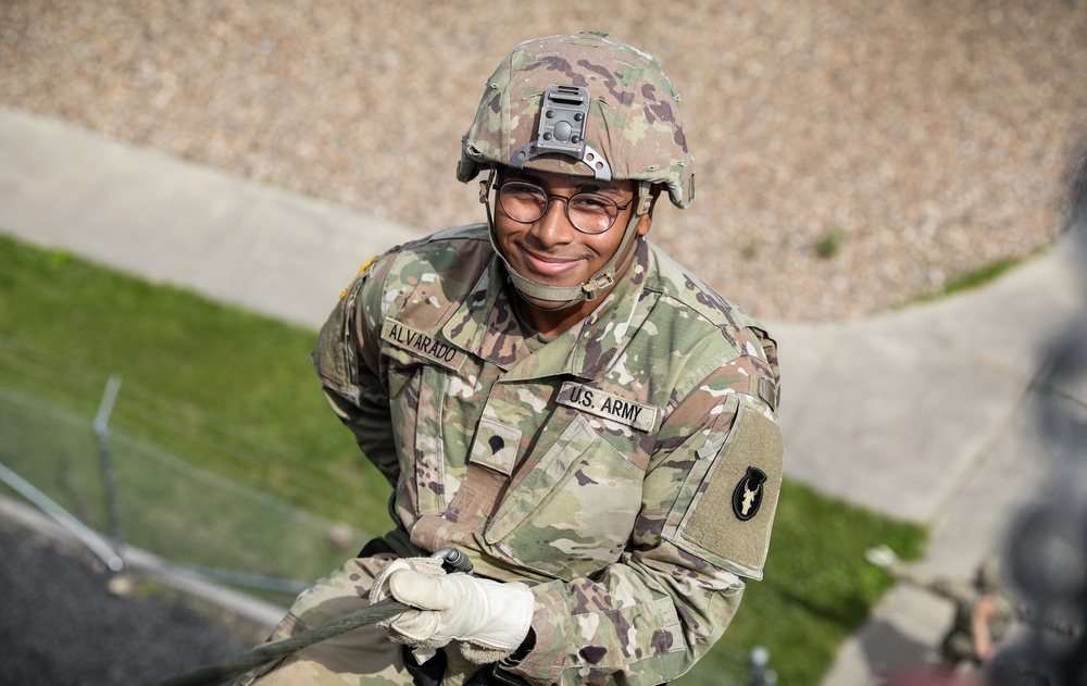 DVIDS - Images - Iowa cavalry scout rappels down tower [Image 11 of 19]