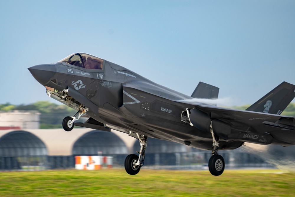 DVIDS - Images - Marine Corps F-35s and F-18s participate in Valiant ...