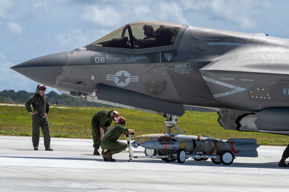 DVIDS - Images - Marine Corps F-35s and F-18s participate in Valiant ...