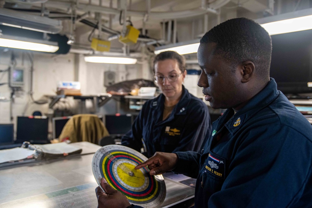 DVIDS - Images - USS Ronald Reagan (CVN 76) METOC Sailors conduct ...
