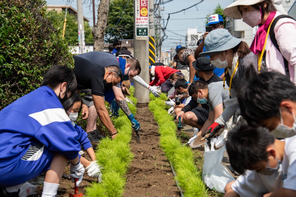 DVIDS - Images - Flower Planting community relations event [Image 2 of 7]
