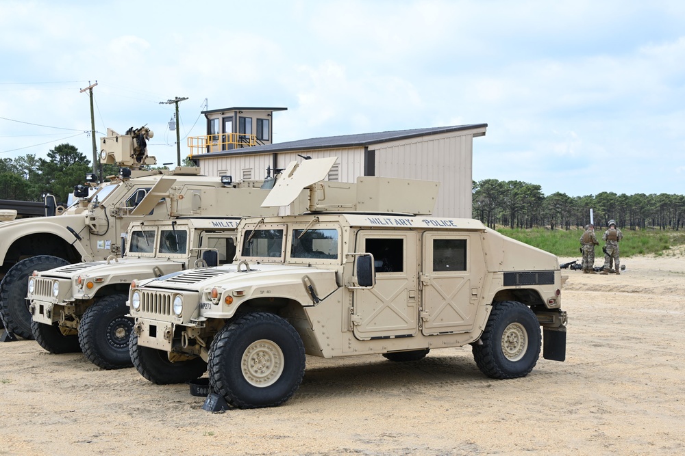 DVIDS - Images - Fort Dix – 508th MP CO CS - 240B MG Qualification - 8 ...