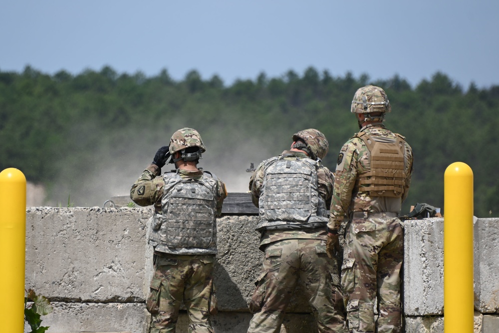 DVIDS - Images - Fort Dix – 508th MP CO CS - 240B MG Qualification - 8 ...