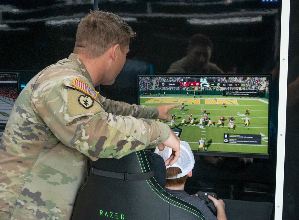 DVIDS - Images - Victory Week wraps with a ‘Golden Day’ [Image 5 of 8]