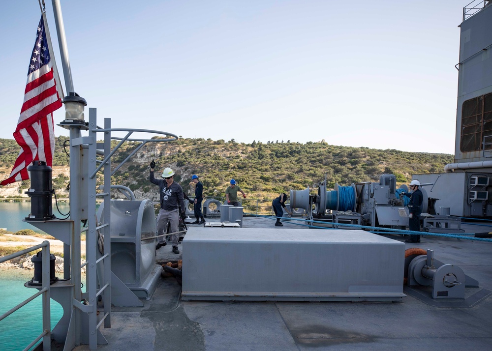 DVIDS - Images - USS Hershel "Woody" Williams (ESB 4) [Image 14 of 24]