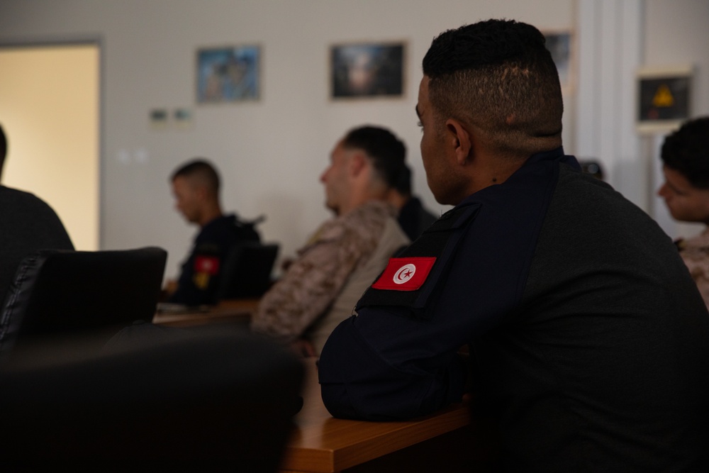 DVIDS - Images - Recon Urban Operations Class [Image 1 of 5]