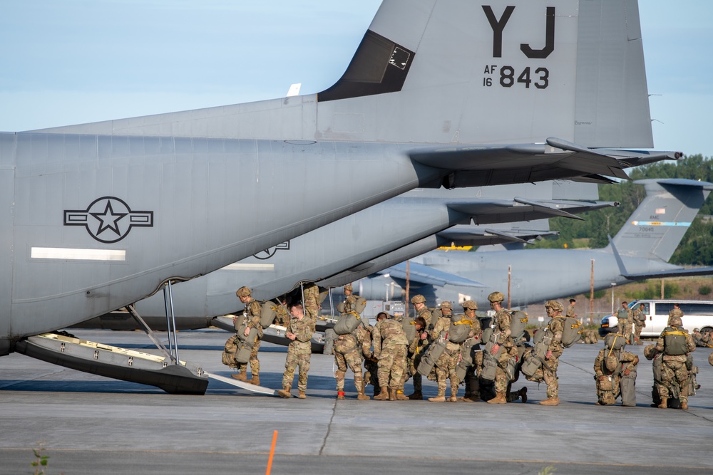 DVIDS - Images - Air Force, Army conduct joint airborne operations ...