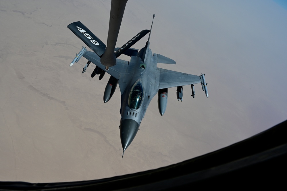 DVIDS - Images - Postured to Prevail [Image 4 of 9]