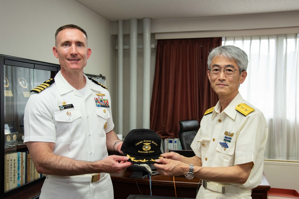 DVIDS - Images - CFAY visits Yokosuka Coast Guard Office [Image 3 of 13]