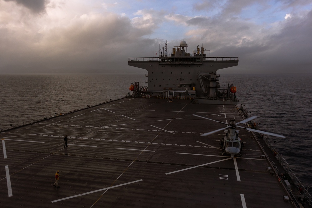 DVIDS - Images - VBSS Aboard the Miguel Keith [Image 4 of 35]