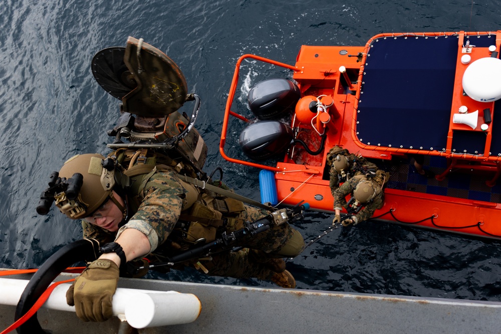DVIDS - Images - VBSS Aboard the Miguel Keith [Image 19 of 35]