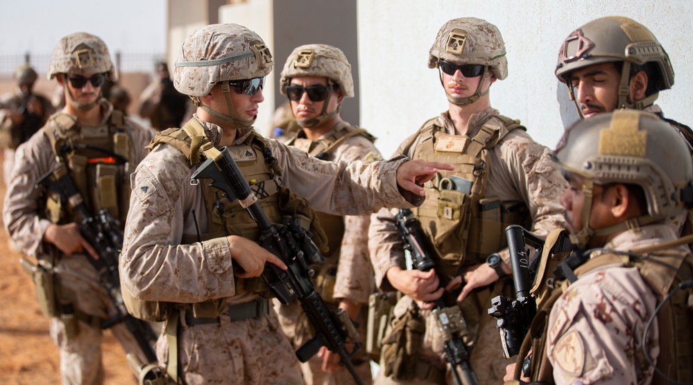 DVIDS - Images - Iron Defender Bilateral MOUT training [Image 2 of 8]