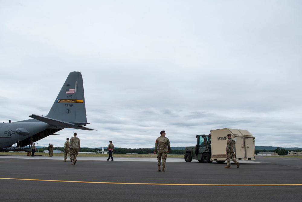 DVIDS - Images - 104th Maintenance Group, 103rd Airlift Wing train on ...