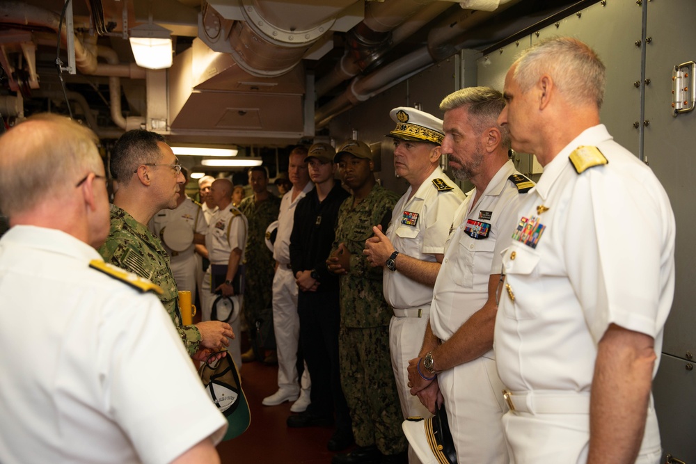 DVIDS - Images - French CNO Visit [Image 5 of 5]