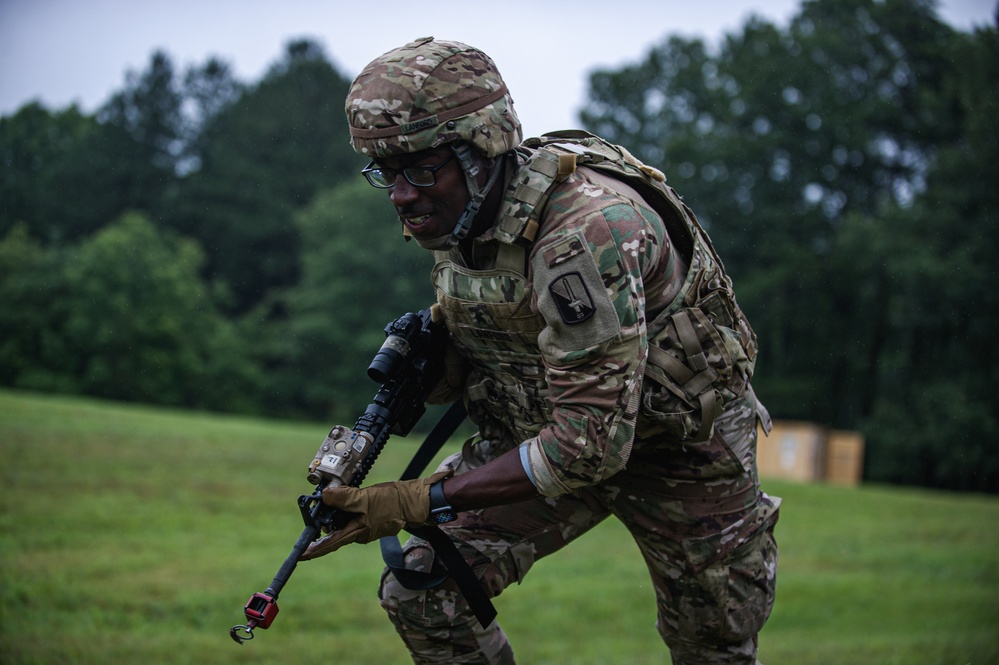 DVIDS - Images - COMCAM Field Training Exercise [Image 6 of 16]