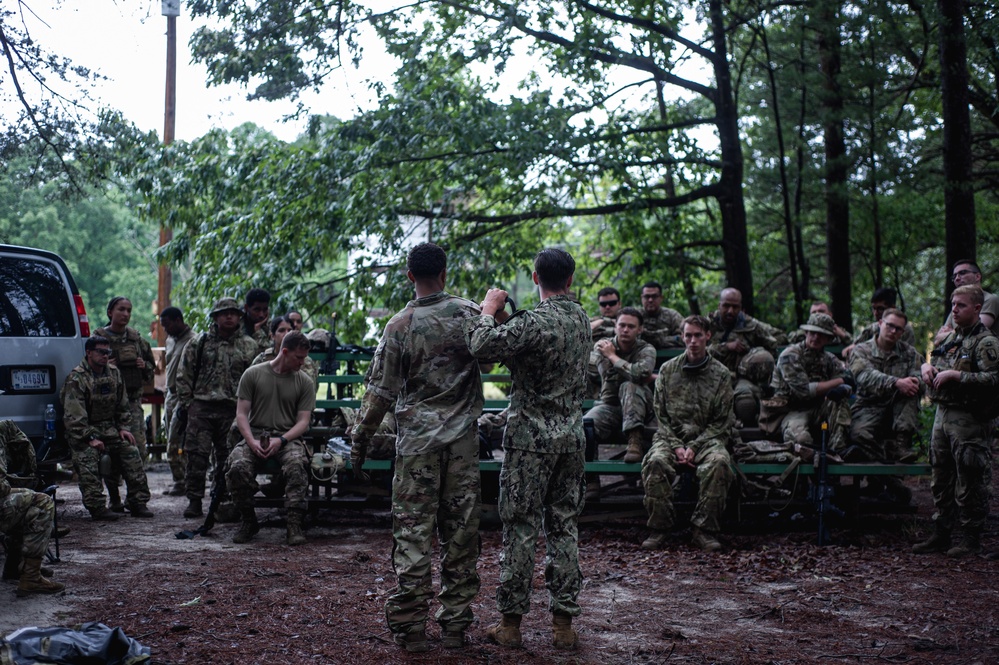 DVIDS - Images - COMCAM Field Training Exercise [Image 11 of 16]